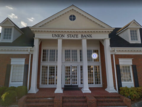 Community Bank in Hoover Alabama | Customer-Focused Local Bank | Community Banking Near Me